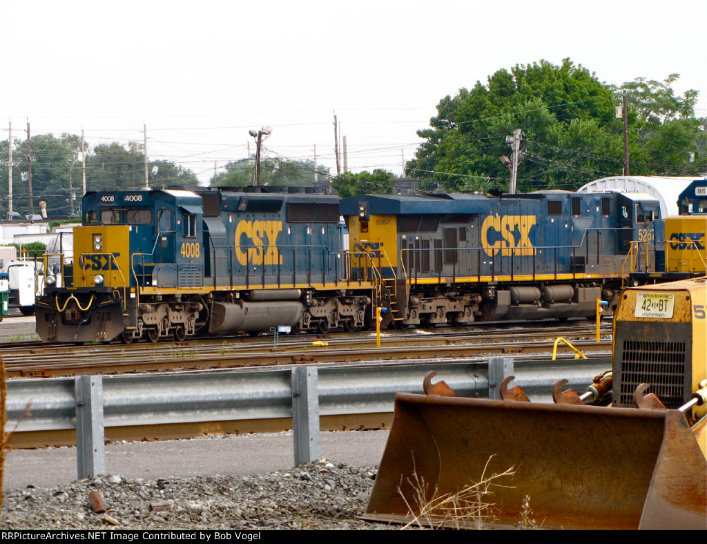 CSX 4008 and 5267